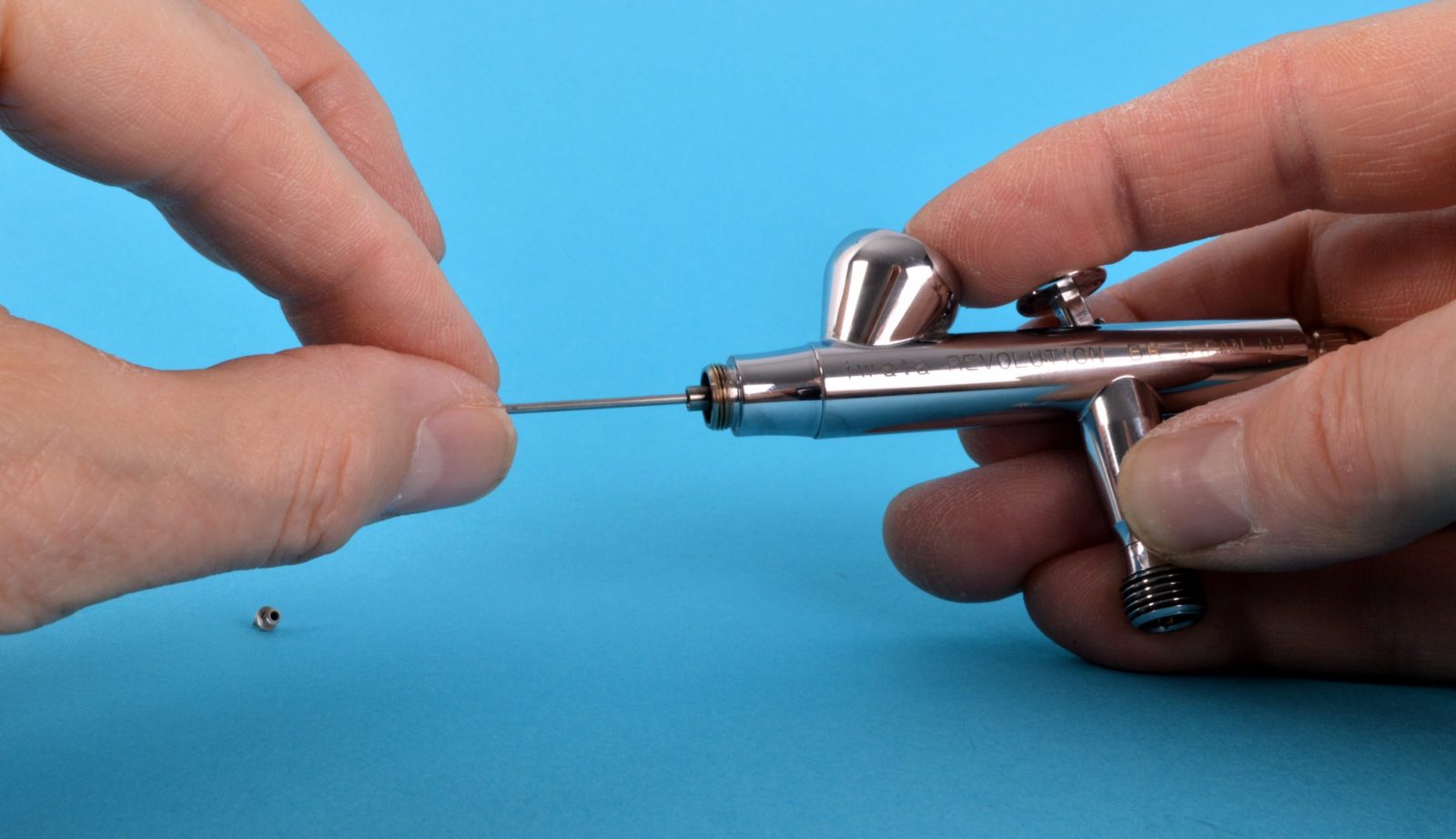How to Clean an Airbrush: Cleaning an Airbrush Step By Step Guide ...