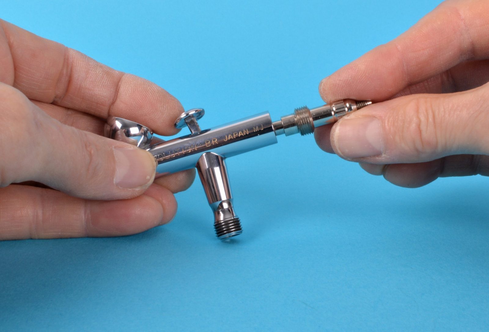 How to Clean an Airbrush: Cleaning an Airbrush Step By Step Guide ...